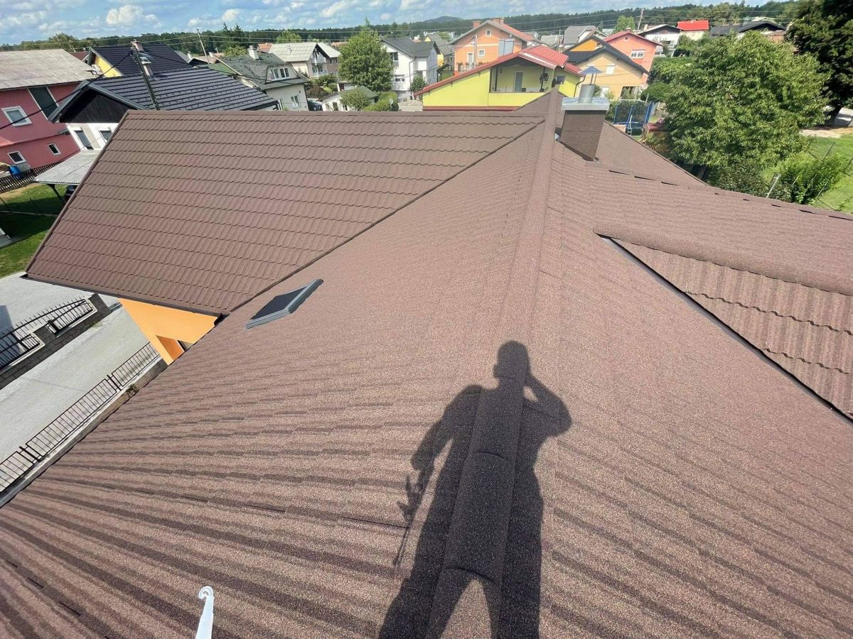 Referenčna streha: Enodružinska hiša, Slovenia - KROVSTVO,KLEPARSTVO IN ...