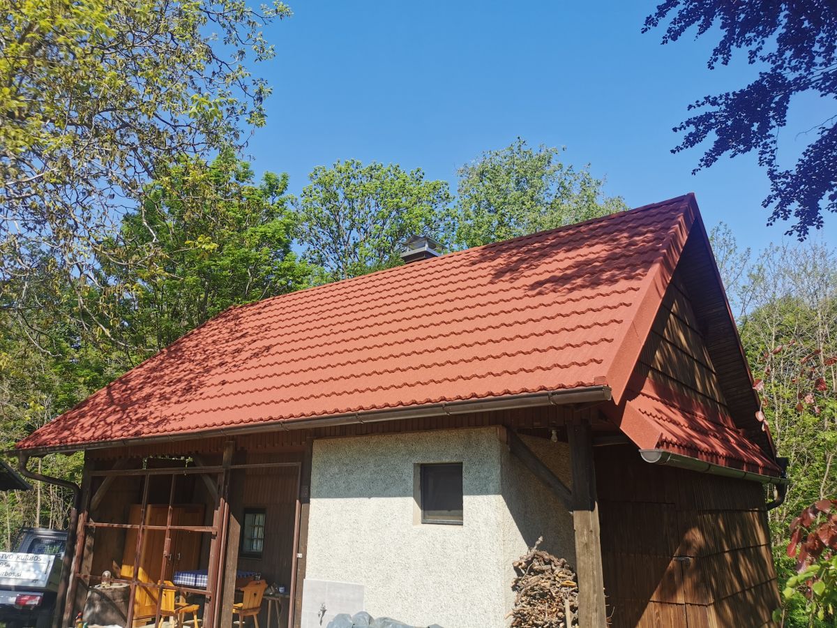 Referenčna streha: Enodružinska hiša, Slovenia - Krovstvo in kleparstvo ...